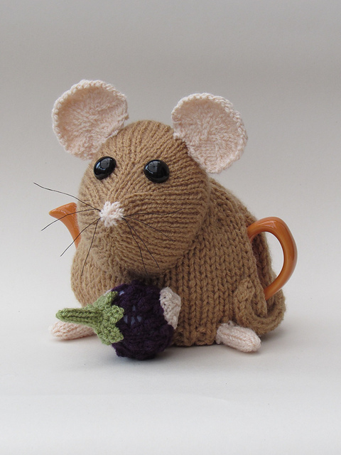 Ravelry: Dormouse Tea Cosy pattern by Susan Cowper