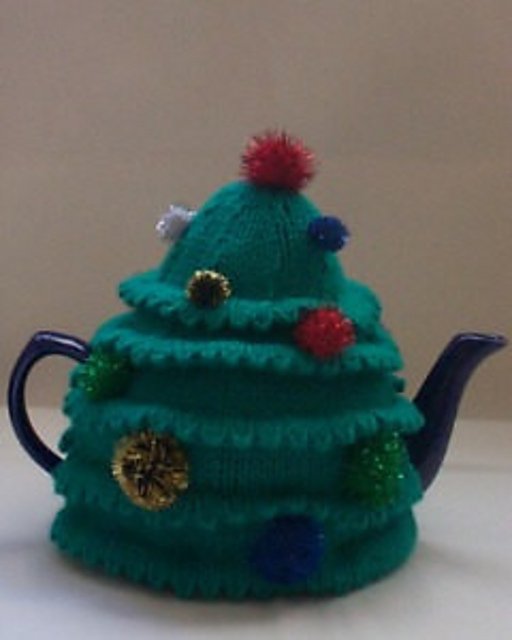 Ravelry: Christmas Tree Tea Cosy pattern by Susan Cowper