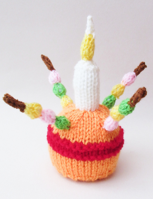 Ravelry: Terry's Chocolate Orange Christingle Cosy pattern by Susan Cowper