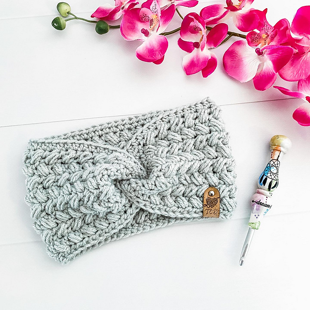 Ravelry: Sweet Bean Twist Headband pattern by Fallon McNaughton