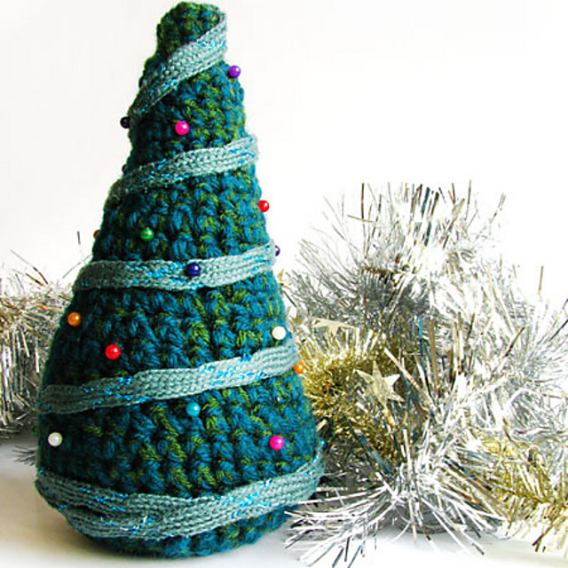 Ravelry: Tiny Christmas Tree pattern by Stefanie Weber