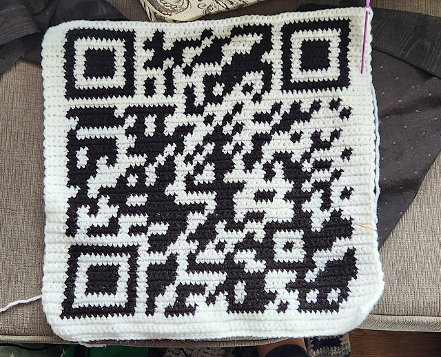 Ravelry: RickRoll QR code pattern by Chantal Bible