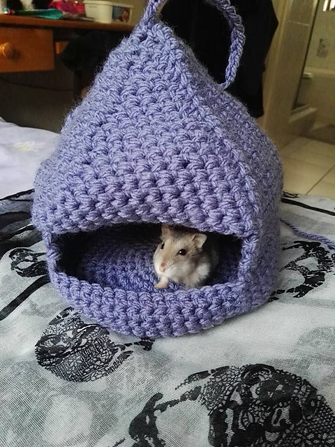 Ravelry: TD Ratty Hidey Hole pattern by Tehillah Woolie Wonders