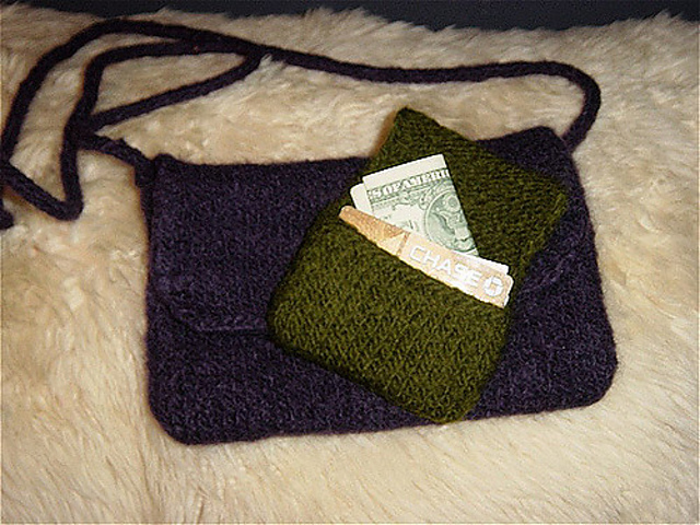 Ravelry: Felted Purse pattern by ThatJen