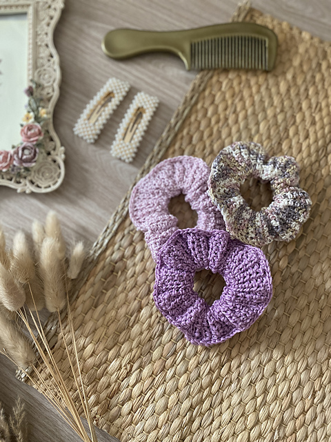 Ravelry: Cozy Scrunchy pattern by Alaa Al-Mazidi