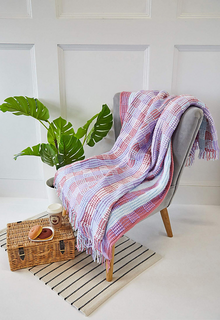 Ravelry: Pretty In Plaid Picnic blanket pattern by Alice Tarry