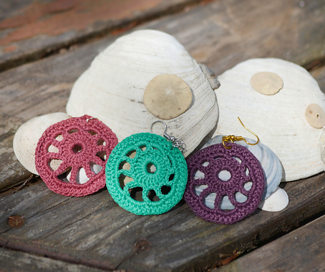 Ravelry: Sand Dollar pattern by The Cozy Cuttlefish