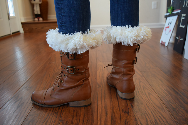 Ravelry: Fur -Top Boot Cuff pattern by Chelsea Roberts