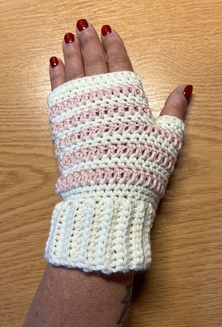 Ravelry: Candy Cane Mittens pattern by Claire Fawkes