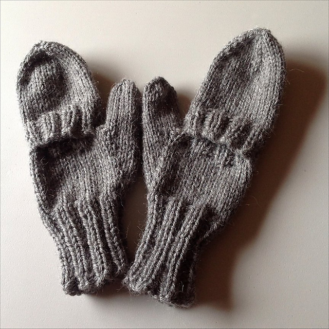 Ravelry: TheCraftyTyke's Split Mittens