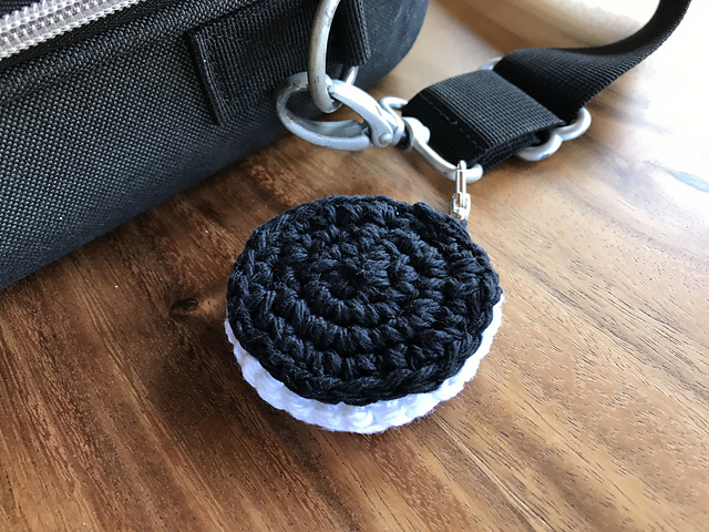 Ravelry: Cookie Luggage Tag pattern by Michael Sellick
