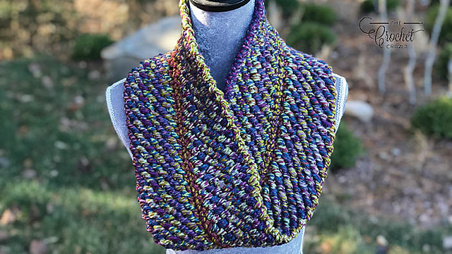Ravelry: Reversible Cowl pattern by Michael Sellick