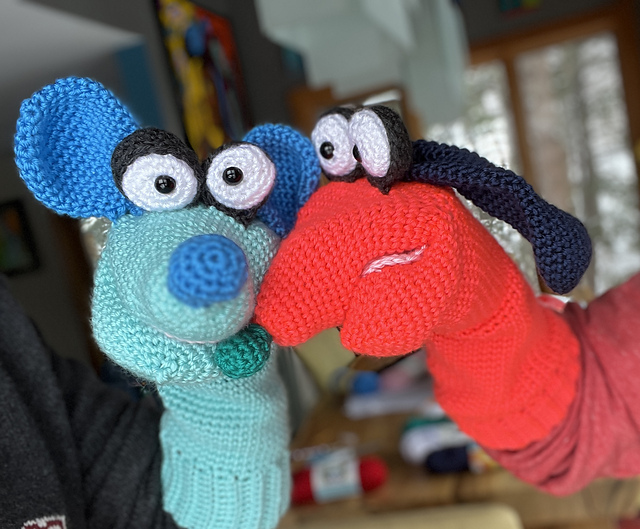 Ravelry: Scrappy and Nibbles Puppets pattern by Michael Sellick