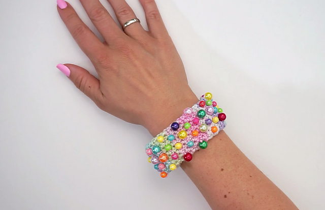 Ravelry: Beaded Armband pattern by Vibeke Kvistgaard