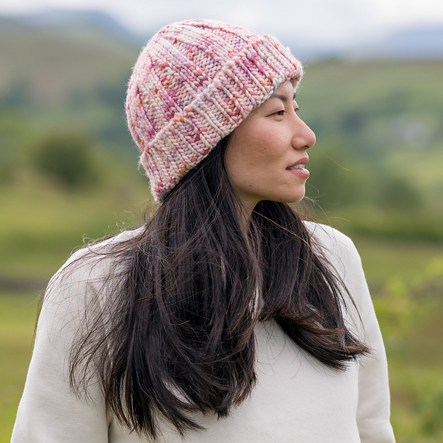 Ravelry: Jagged Ridge Beanie pattern by Teti Lutsak