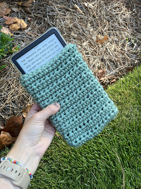 Ravelry: Effortless Tablet Cover pattern by Amy Kate Sutherland