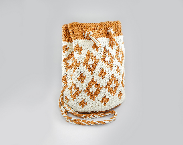 Ravelry: Mini Mochila Drawstring Bag pattern by Raveled Stitch