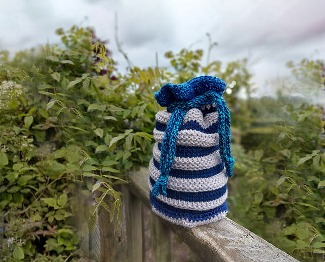 Ravelry: Pop Of Color Puff Bag pattern by Maxine Gill