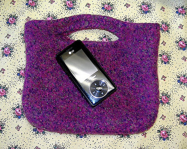 Ravelry: Mini Felted Bag pattern by Dagny Lilley