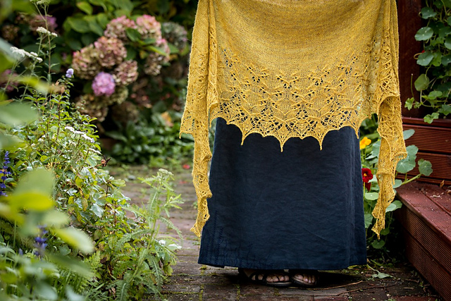 Ravelry: Tendril pattern by Mary-Anne Mace