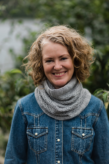 Ravelry: Calluna Cowl pattern by The Lamb & Kid Designs