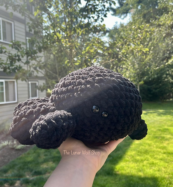 Ravelry: Chonky Plush Spider pattern by Cheyenne Wolfe