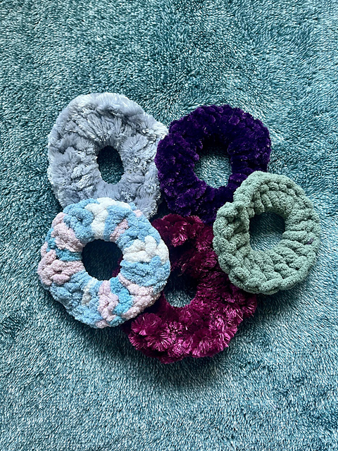 Ravelry: Plush Scrunchie pattern by Cheyenne Wolfe