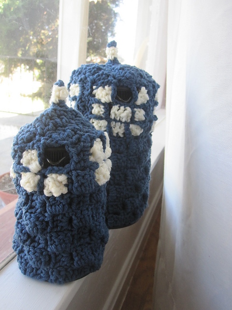 Ravelry: Tardis French Press Cozy pattern by Hannah Hilgendorf
