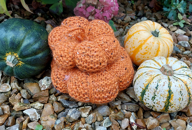 Ravelry: Robin's Munchkin Pumpkin pattern by The Project Bag