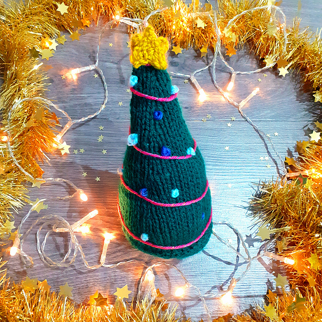 Ravelry: Christmas Tree pattern by The Pattern Pixie