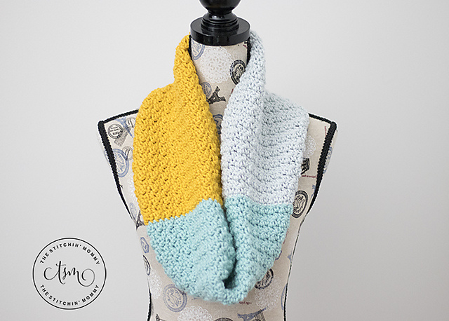 Ravelry: Simple Color Block Cowl pattern by Amy Ramnarine
