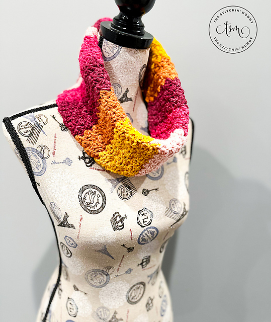 Ravelry: Rosalie Cowl pattern by Amy Ramnarine