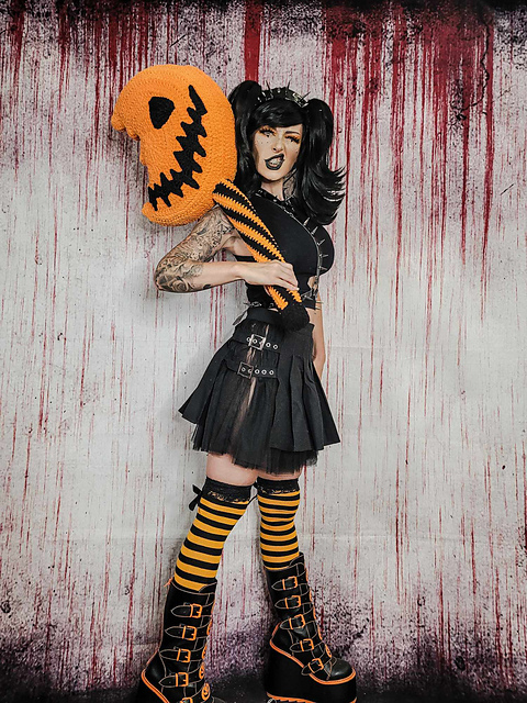 Ravelry: Twisted PillowPop pattern by Natalie Allen