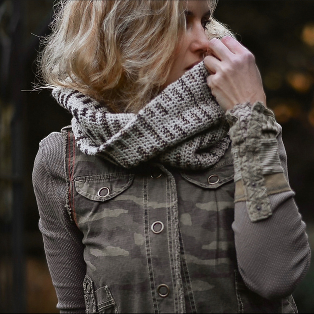 Ravelry: Dash Cowl pattern by Heidi May