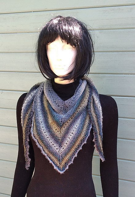 Ravelry: Rialto 4ply Scarves pattern by Sue Goldthorpe
