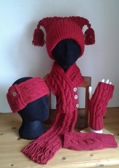 Ravelry: Ladies Aran Accessory Set pattern by Sue Goldthorpe