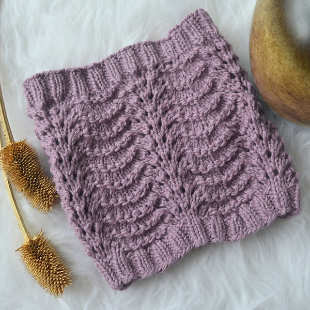 Ravelry: The Taliana Cowl pattern by Marisa Perrin