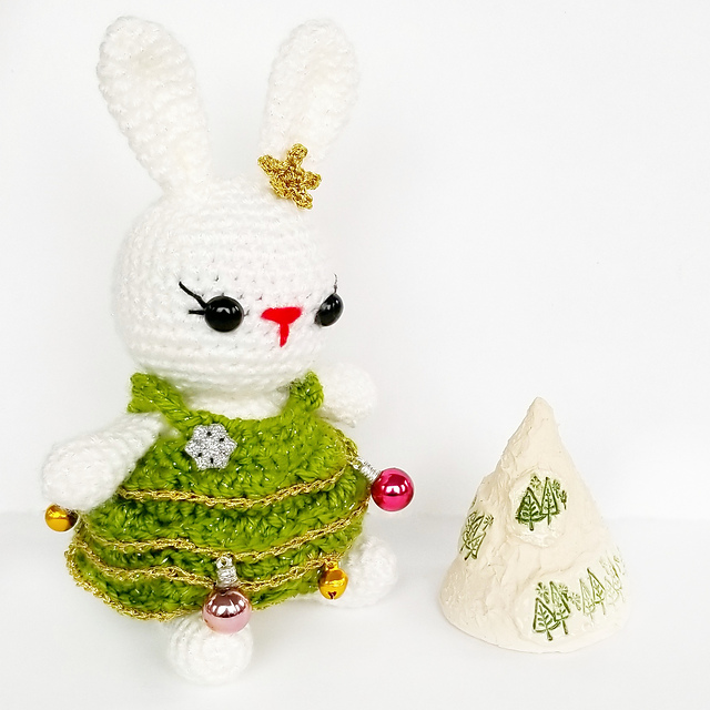 Ravelry: Christmas Tree Bunny pattern by The Cozy Chipmunk