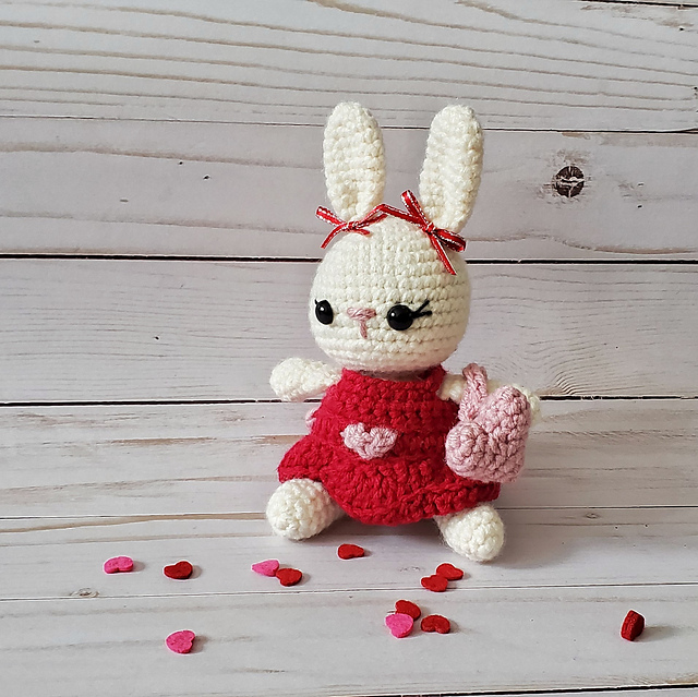 Ravelry: My Bunny Valentine pattern by The Cozy Chipmunk