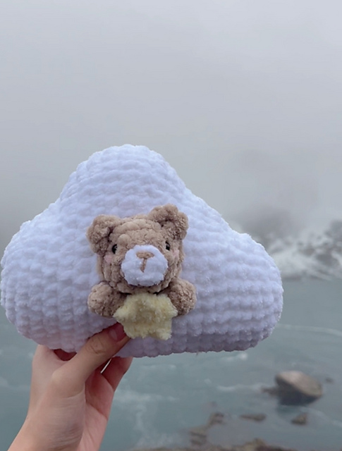 Ravelry: Head in the clouds pattern by Theloafingbun