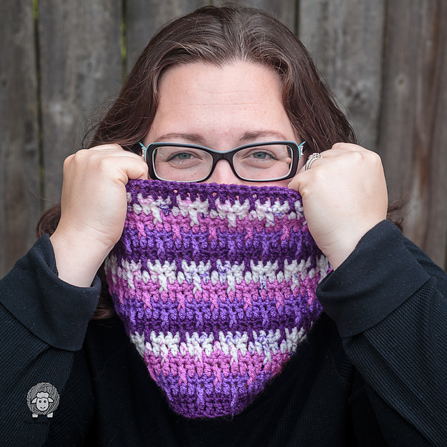 Ravelry: Shifting Posts Cowl pattern by Ashley Parker