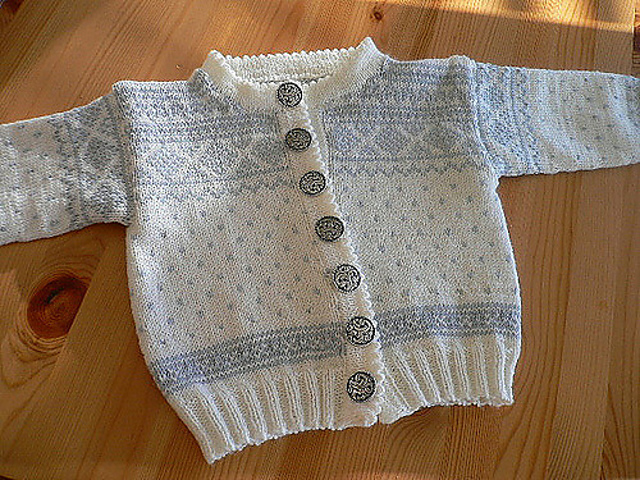 Ravelry: 8101-4, 208-10 Setesdal Baby/Children's Set pattern by Dale Design