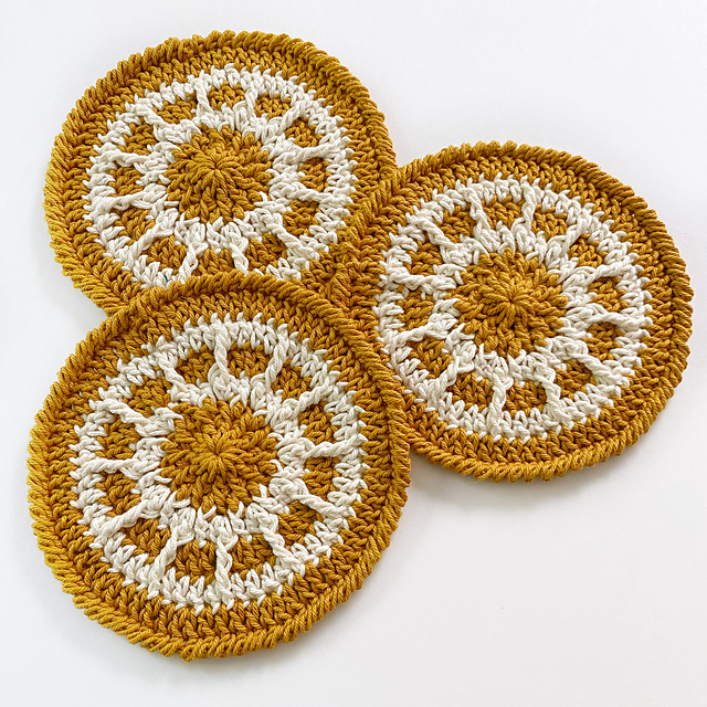Ravelry: Encircle Me Coaster pattern by Dayna Perry