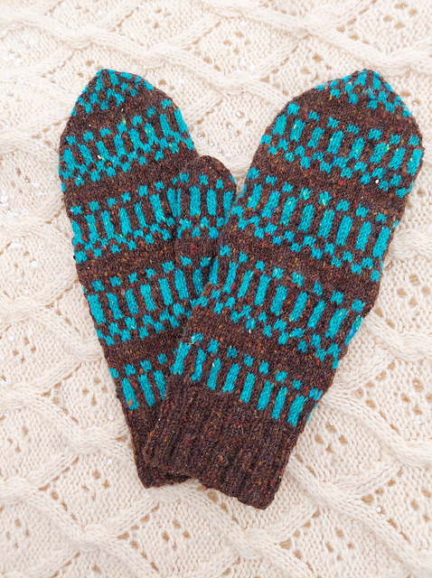 Ravelry: Sunna Mittens pattern by Gudrun Hannele