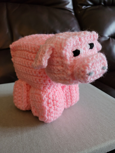Ravelry: Minecraft Pig pattern by Jess Jones