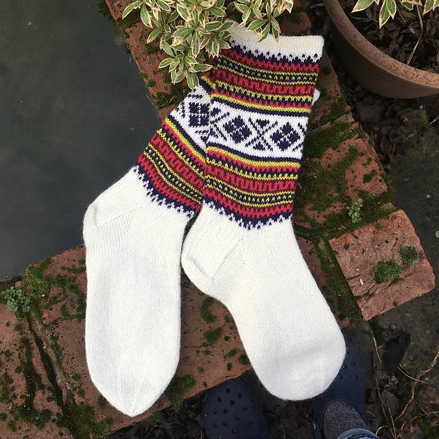 Ravelry: Alpen Rose Socks pattern by Ieva Ozolina