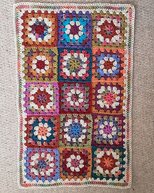Ravelry: TinasAllsorts' Little Gem Blanket