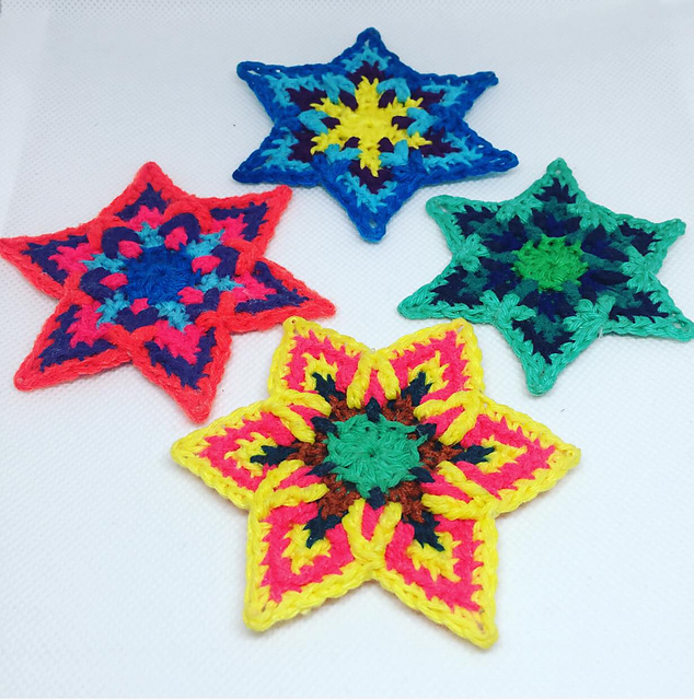 Ravelry: Mosaic Stars pattern by Tinna Thórudóttir