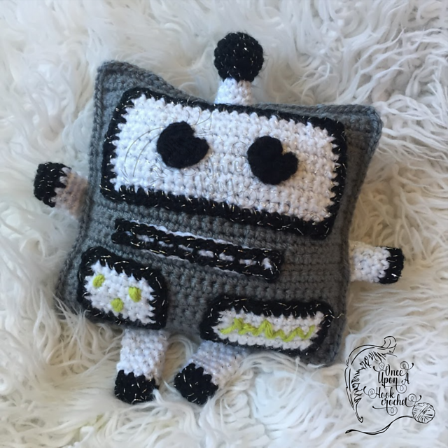 Ravelry: Robot Cuddler pattern by Victoria Stewart
