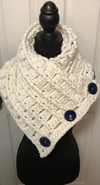 Ravelry: Cliff Island Cowl pattern by Pixie Hollow Yarn Designs